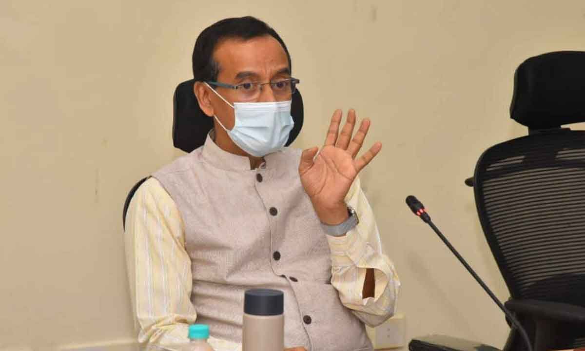 Sanction loans to beneficiaries on fast-track mode: Collector