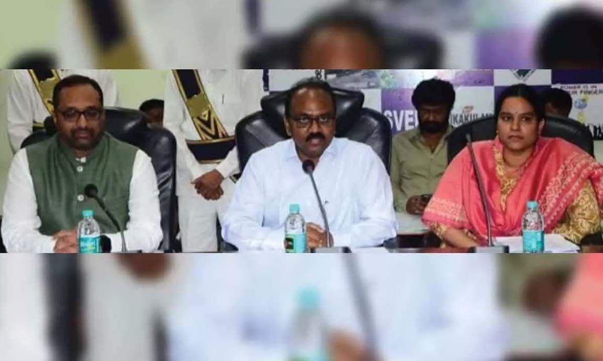 Election observer reviews arrangements