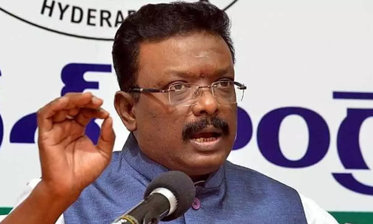 Only a pervert will do politics on breakfast scheme: Sravan Kumar