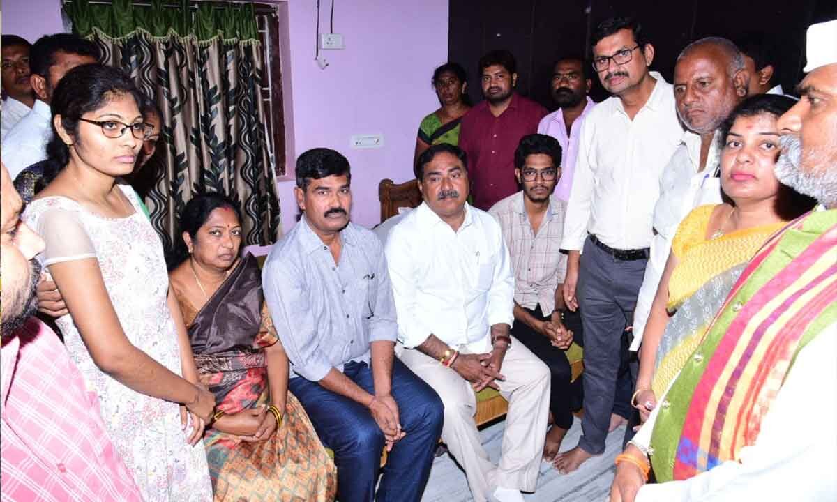 State will take care of Preethi's family: Errabelli