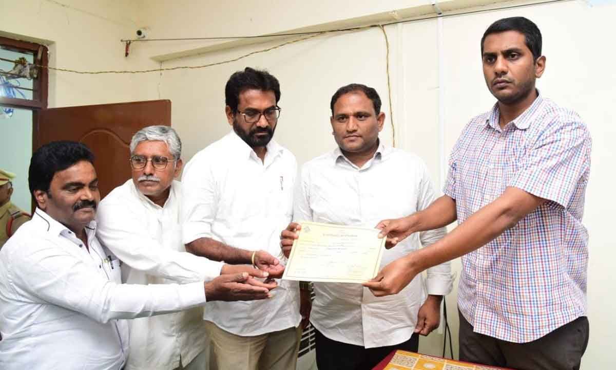 CM Jagan failed to resolve unemployment problem: TDP MLC