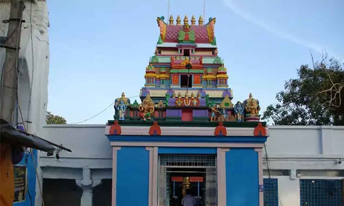 9th century-old Rashtrakuta temple at Chilkur wallows in utter neglect