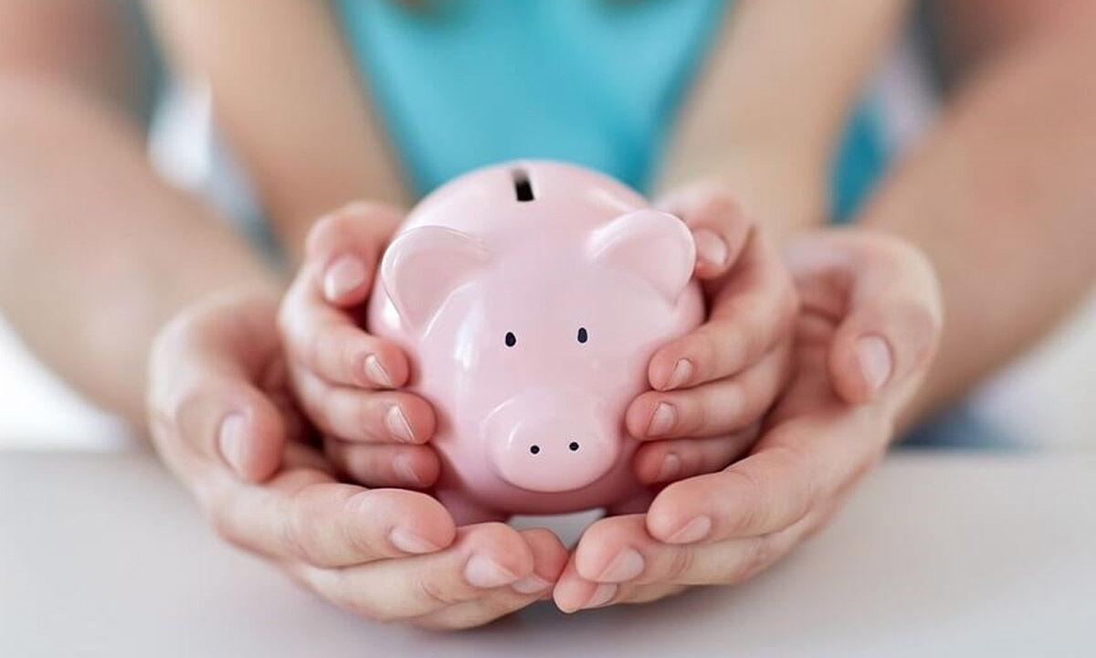 10 steps, which can help your kids lean the habit of saving