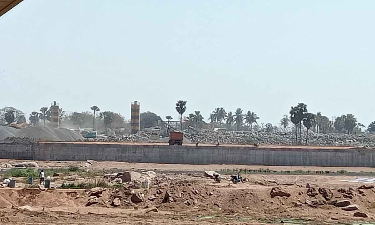 Explosion works at Cable bridge at Manair dam trigger panic among residents