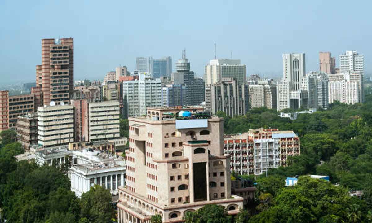 Over half of Delhi buildings built in unplanned manner: LG