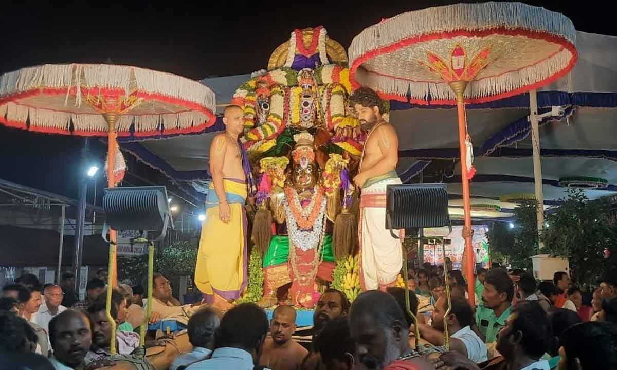 Vontimitta: Lord Rama rides on Garuda Vahanam