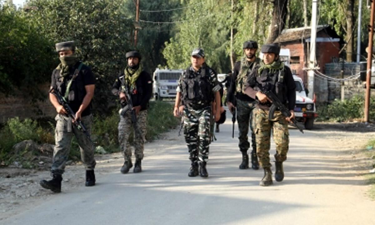 Encounter breaks out at J&K's Shopian