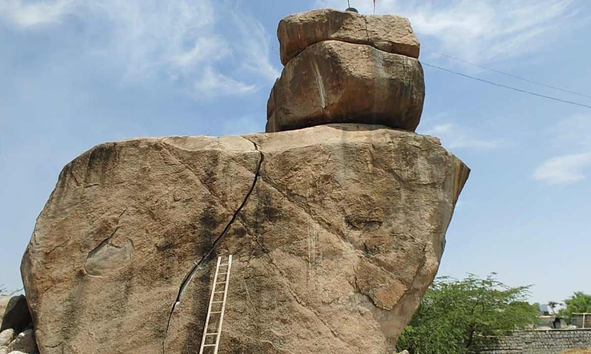 Kurnool: Sweltering summer heat splits huge rock