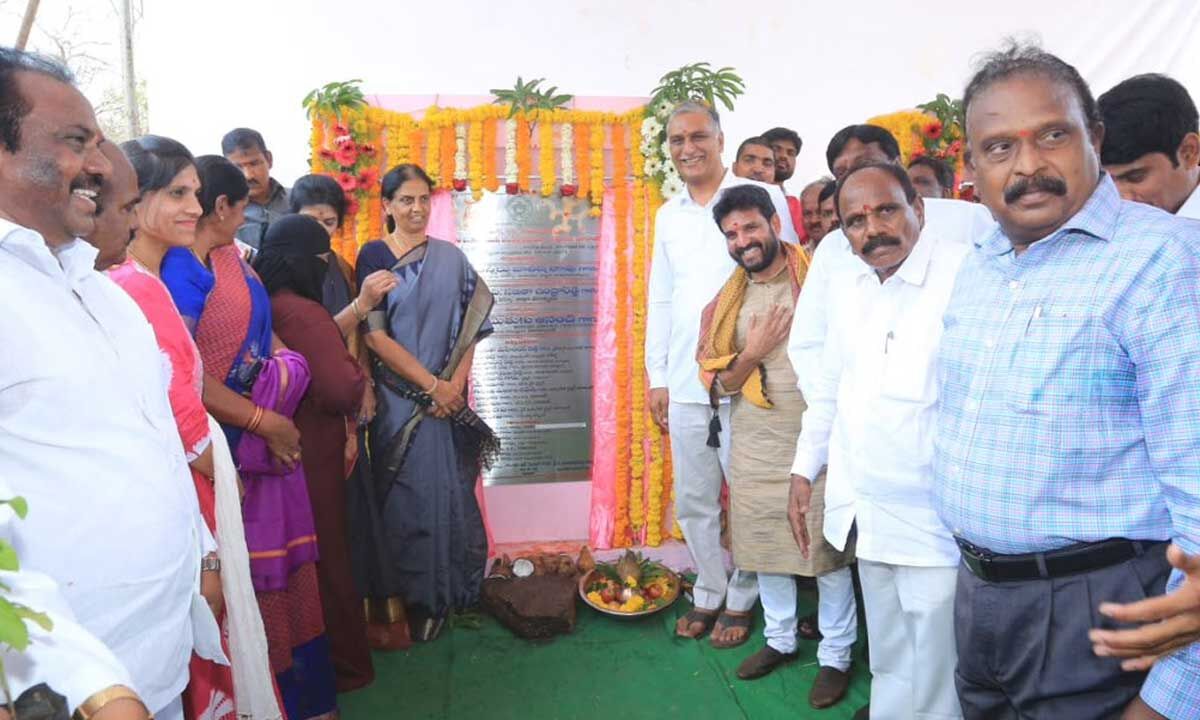 Finance Minister Harish Rao, Education Minister Sabita Indra Reddy lay ...