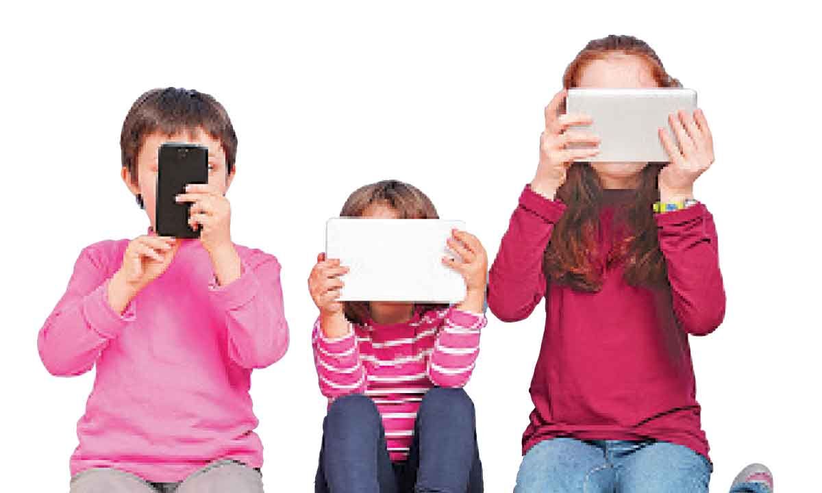 Kids spending excessive screen time during summer vacations