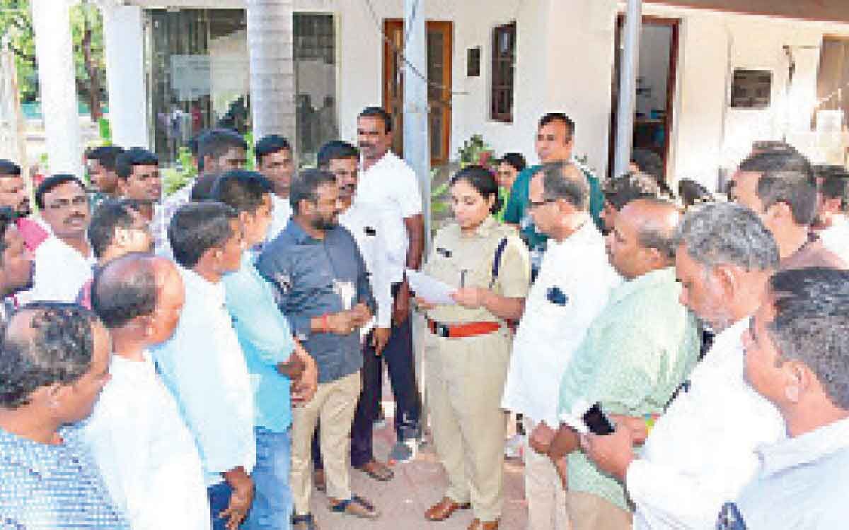 Nalgonda: ‘Cases against HMTV Dalit Bandhu report a blow to Freedom of ...