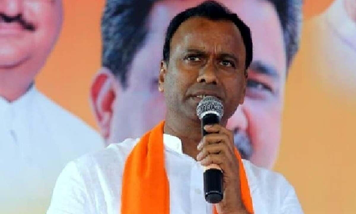 Komatireddy Rajagopal Reddy denies rumours on party switching, says he ...