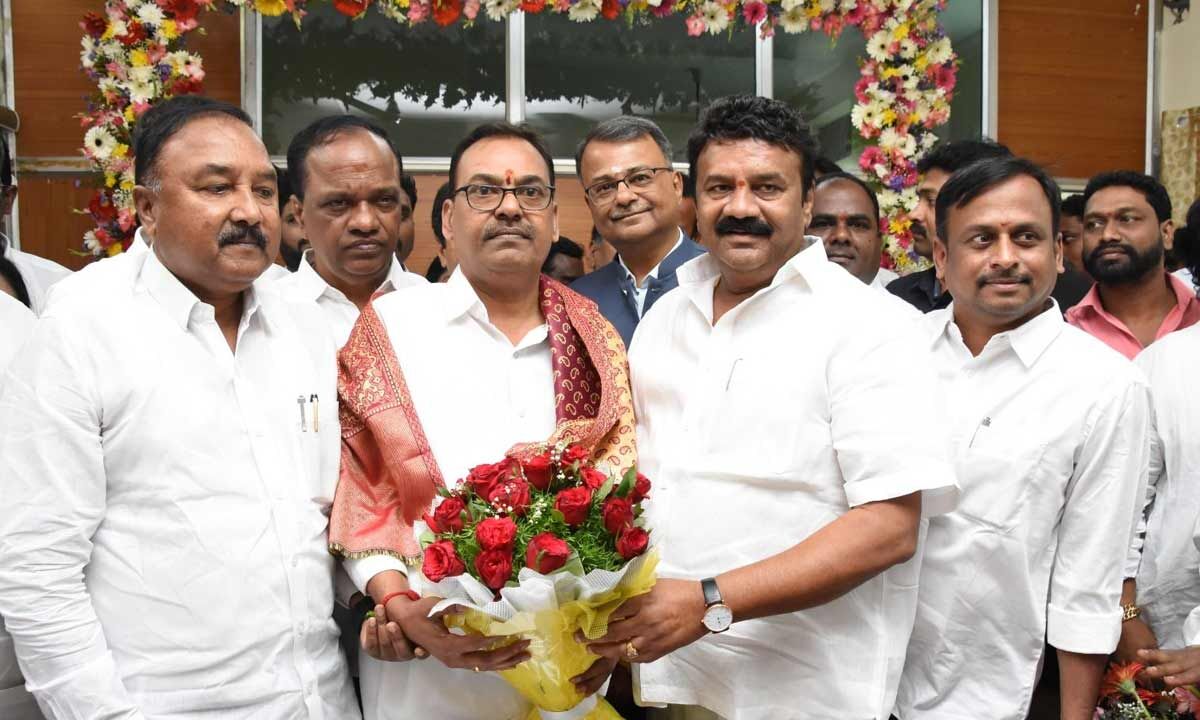 Hyderabad: Pittala Ravinder takes charge as Chairman of Fisheries ...