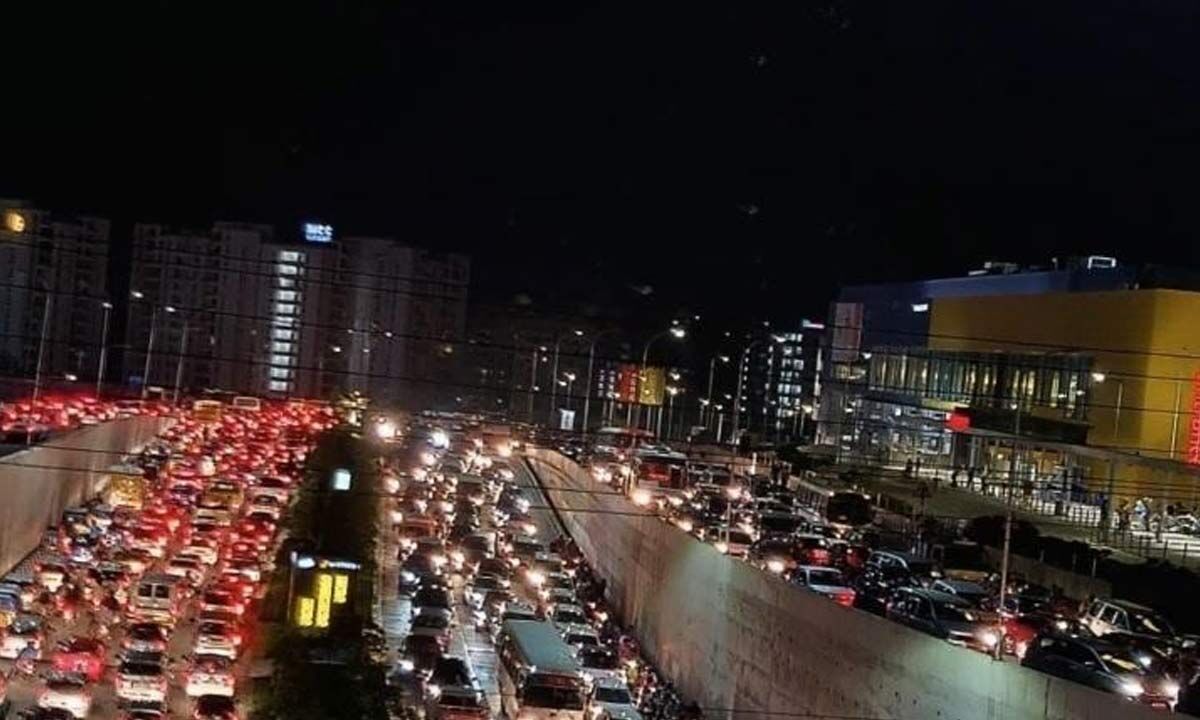 Hyderabad: Traffic remains a chaotic mess in IT corridor