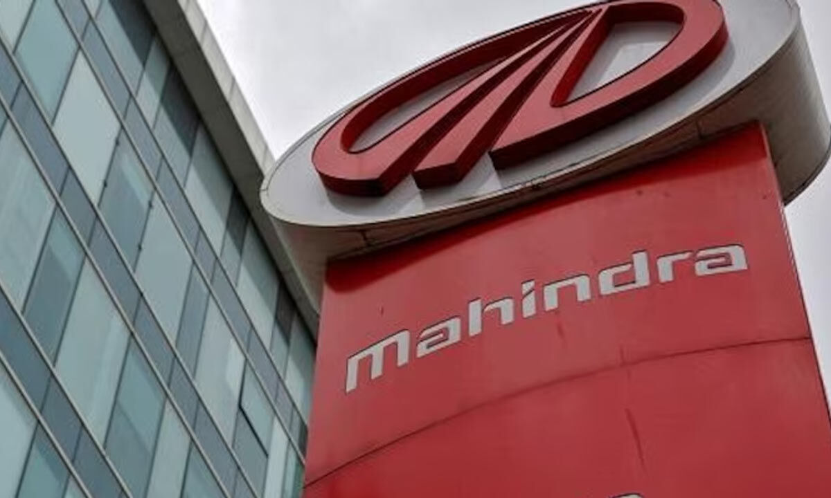 Mahindra unveils new range of small tractors; eyes trebling tractor ...