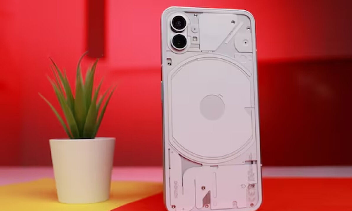 Nothing Phone (2): Company reveals the display, battery, and chipset