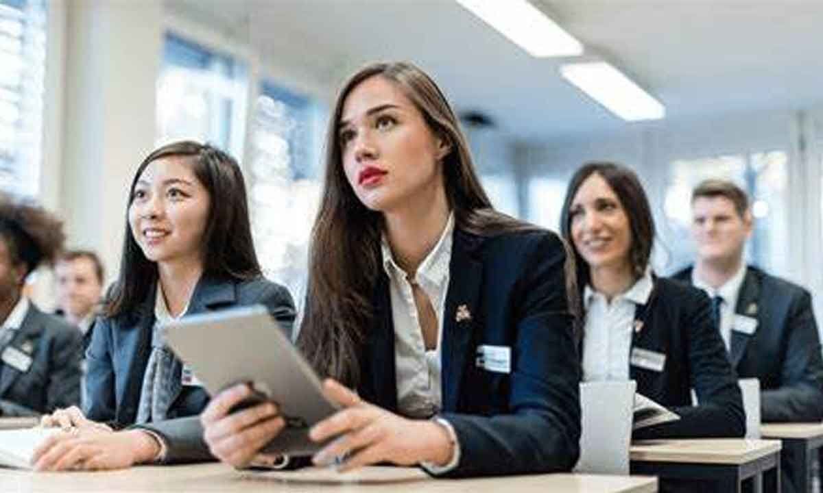 How to start a career in hospitality management