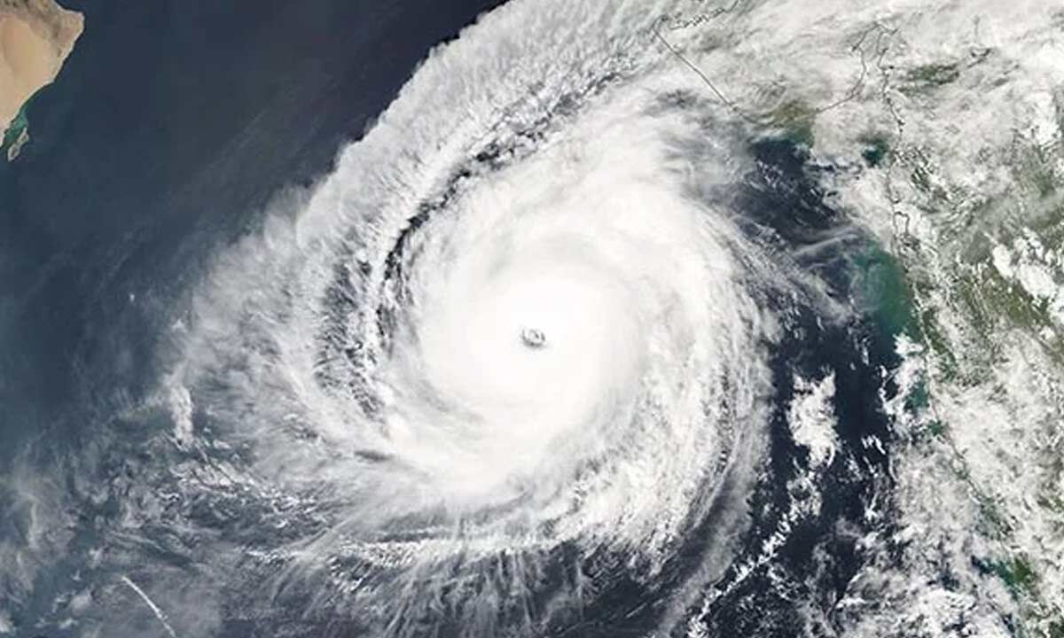 History of 1998 Cyclone