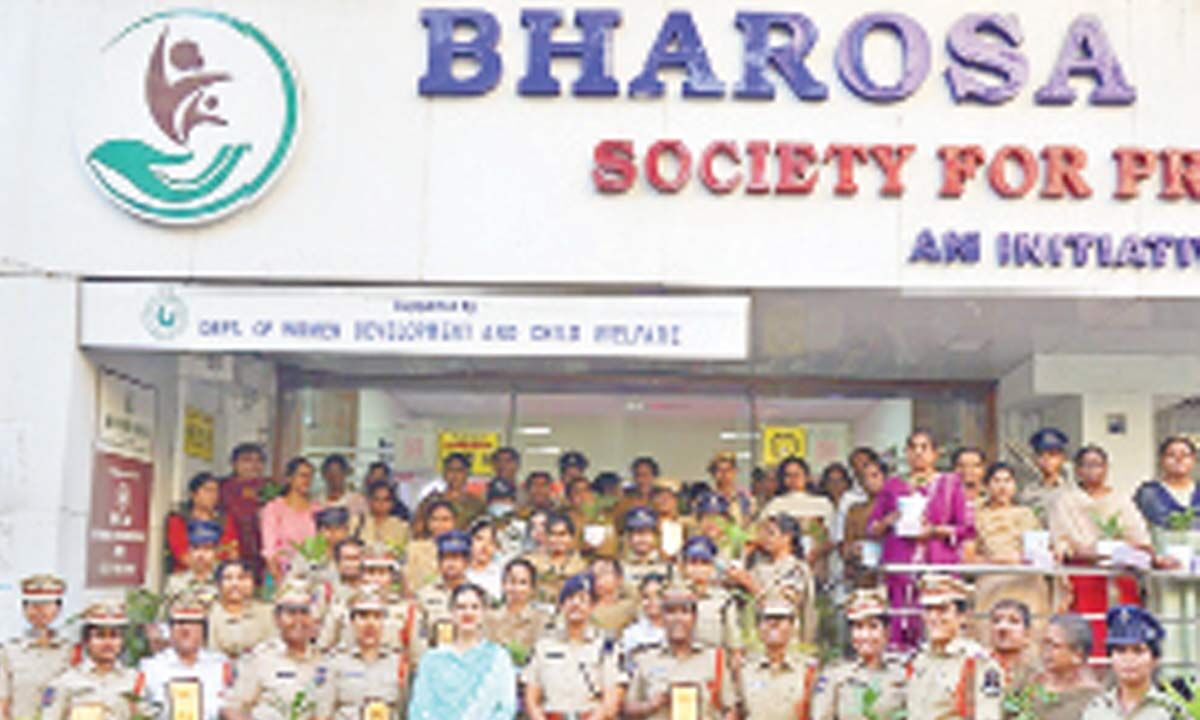 Hyderabad: SHE Team & Bharosa Centre hold awareness programme