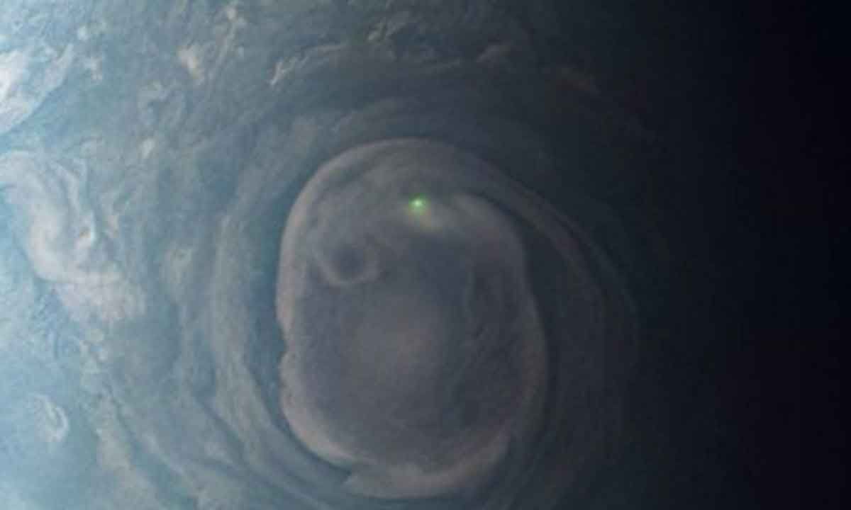 NASA's Juno mission captures lightning on Jupiter