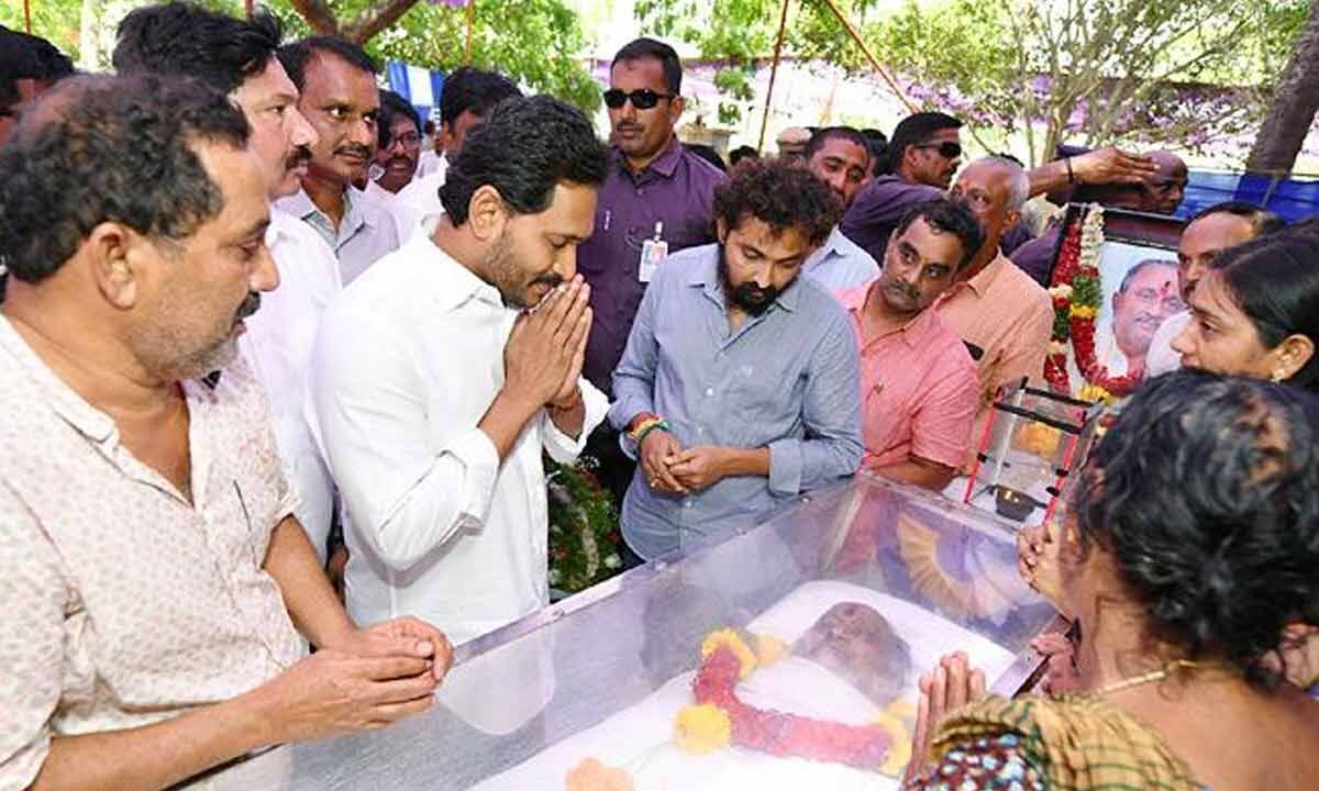 YS Jagan consoles Kin of YSRCP leader Uppala Ram Prasad