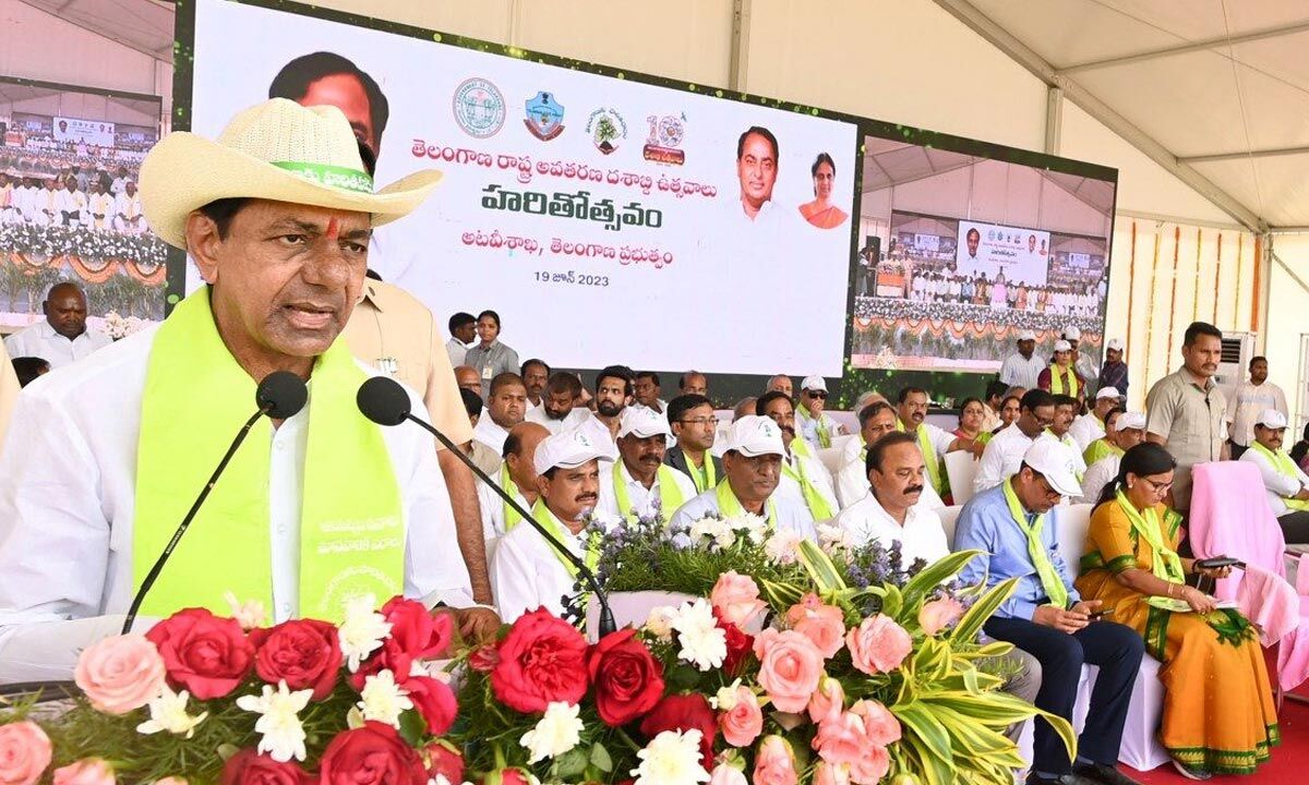 Palamuru project water to flow from August: KCR