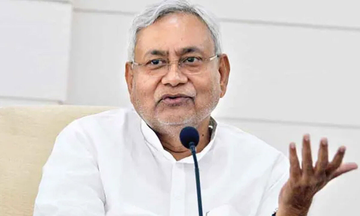 'Ready for early election', says Nitish