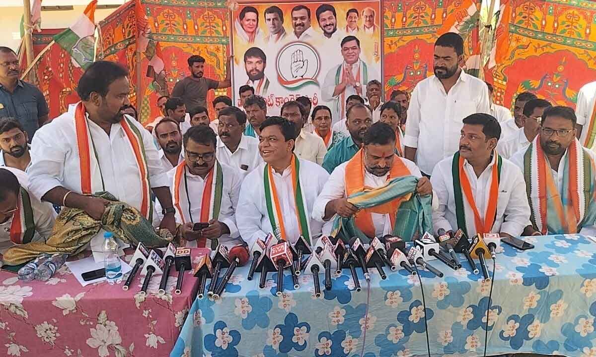 Sonia Gandhi gave KCR chance to become CM