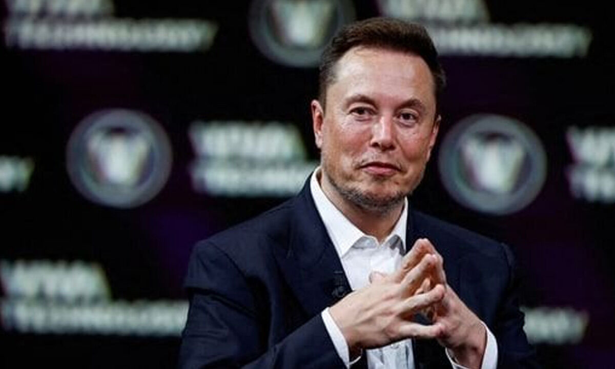 Musk denies building a glass house for himself with Tesla money