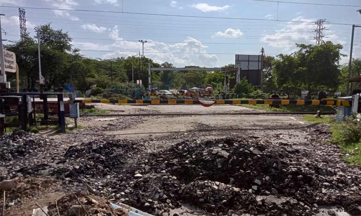 Hyderabad: Safilguda residents want SCR to reopen railway gate