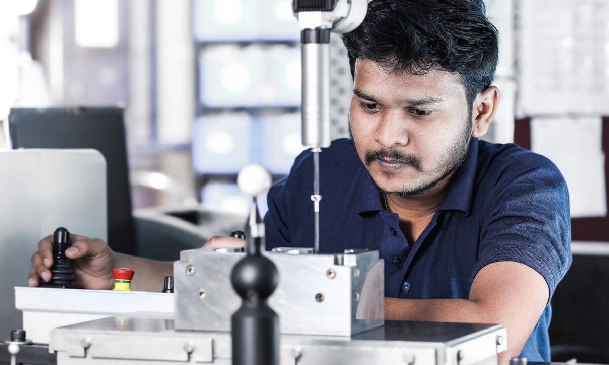 First ever open-access precision cutting equipment at T-Works funded by Vasantha Tool Crafts