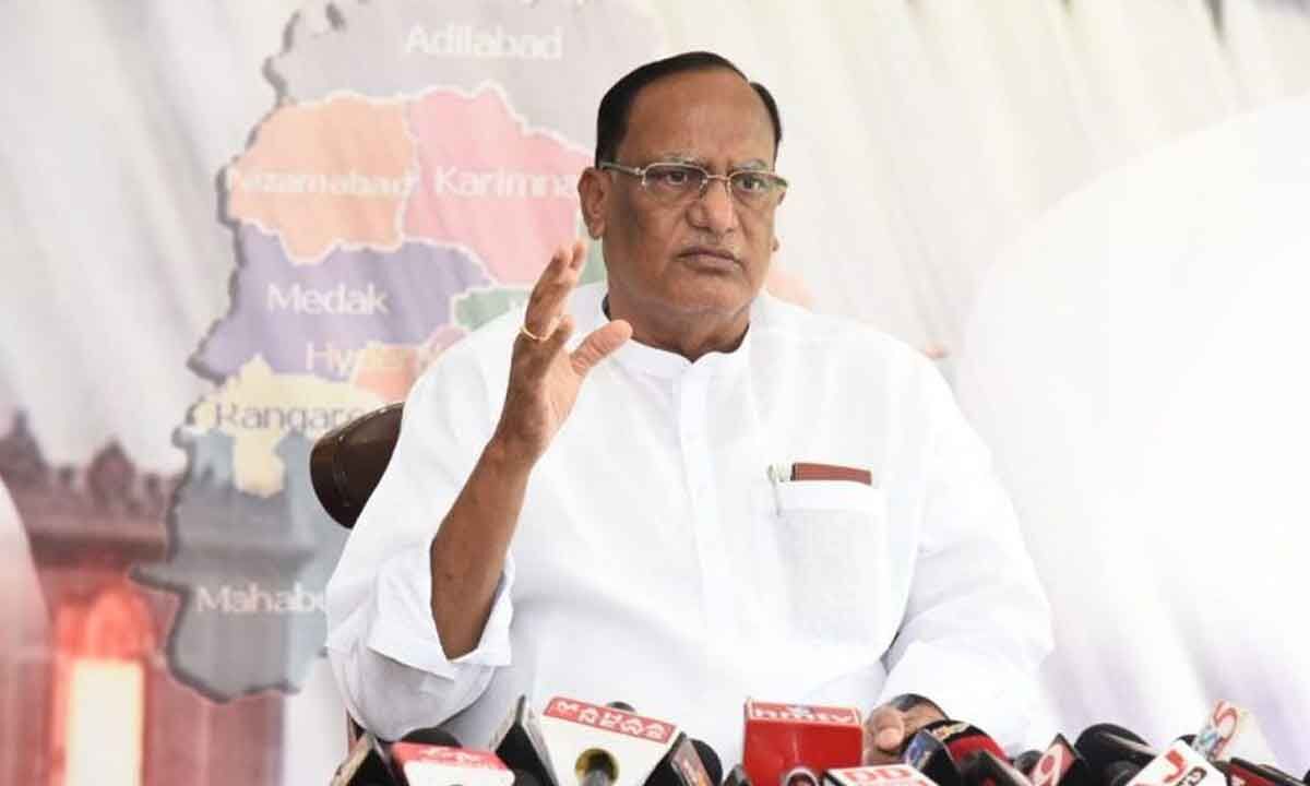 Gutha tears into Modi for ruining nation