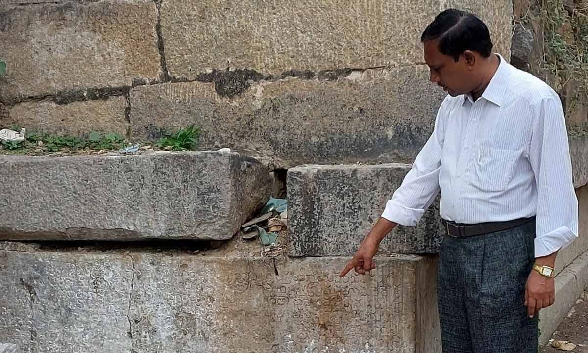 Protect inscriptions at Penukonda Fort: Historian