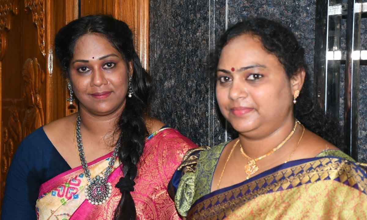 Artistes extend helping hand to needy among them