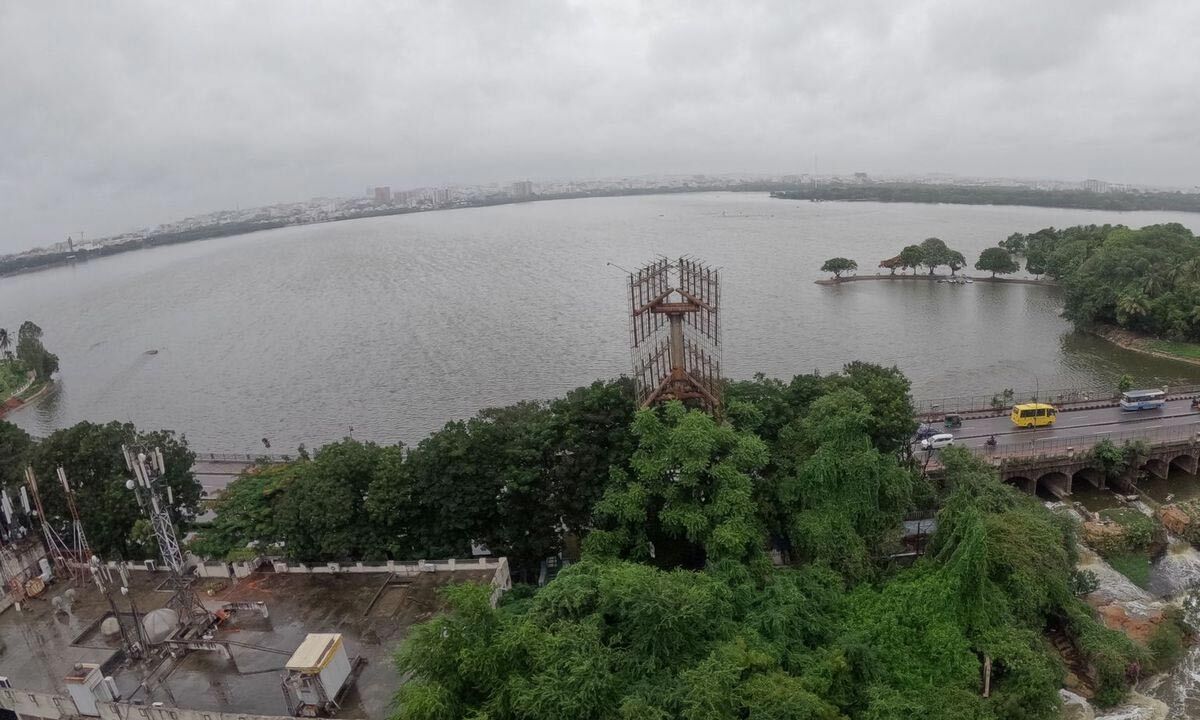 Monsoon raga: Incessant rains fill Hussainsagar in city to brim