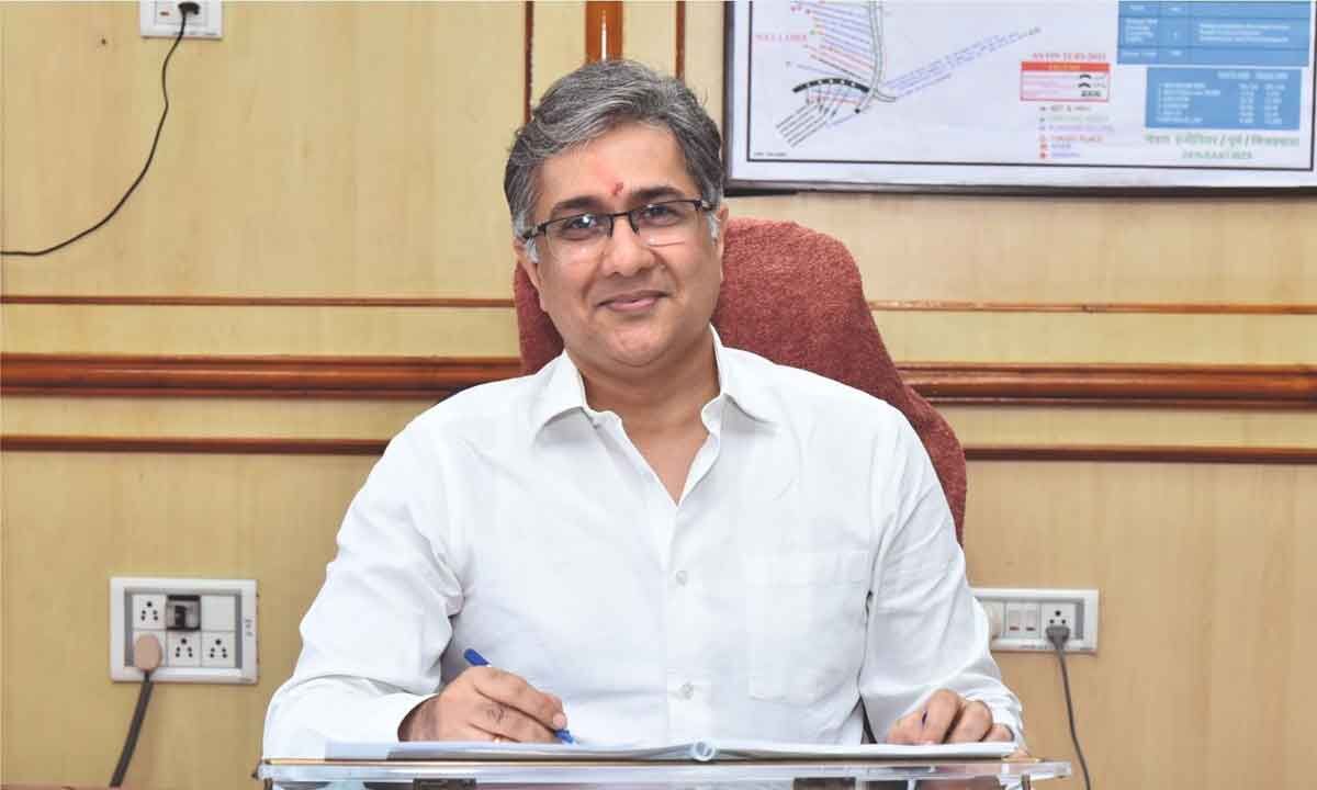 Narendra Patil takes charge as DRM of Vijayawada division