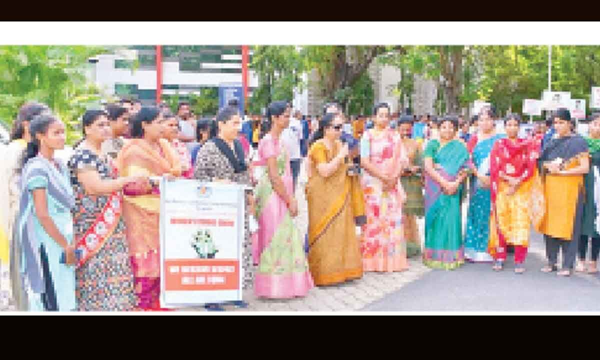 SPMVV holds rally against Manipur incident