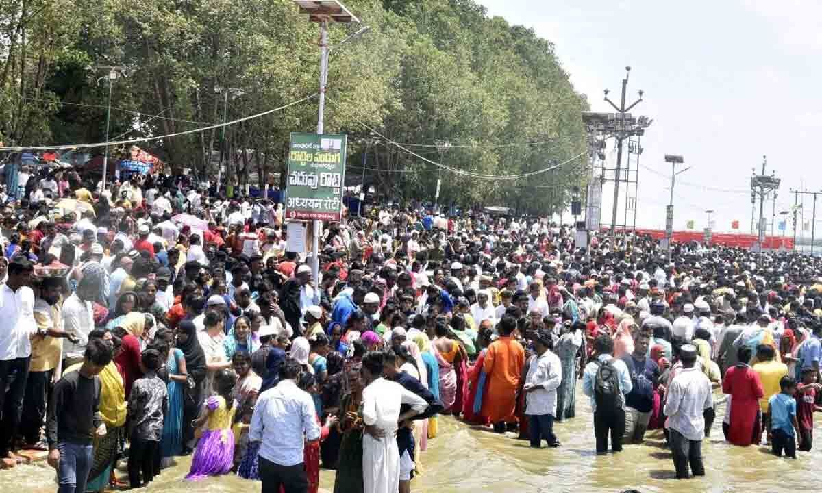 Nellore: Five-day ‘Rottela Panduga’ begins on grand note