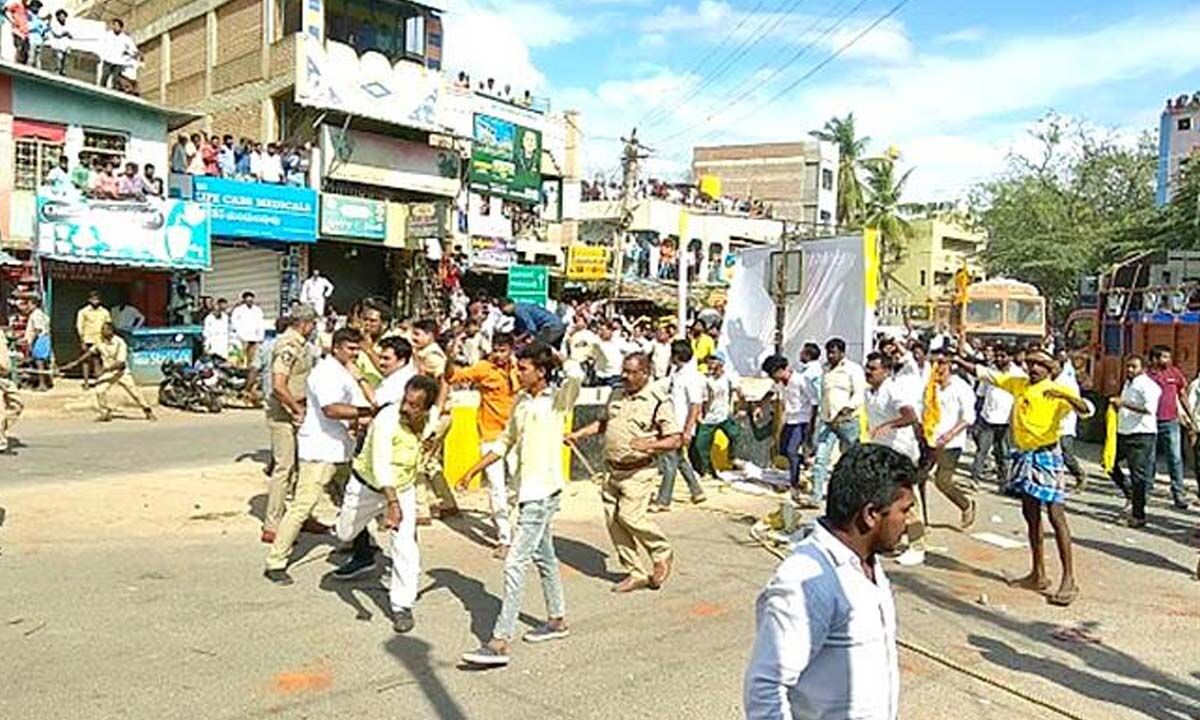 Tension triggers in Punganur after YSRCP and TDP attacks each other during Naidu's tour