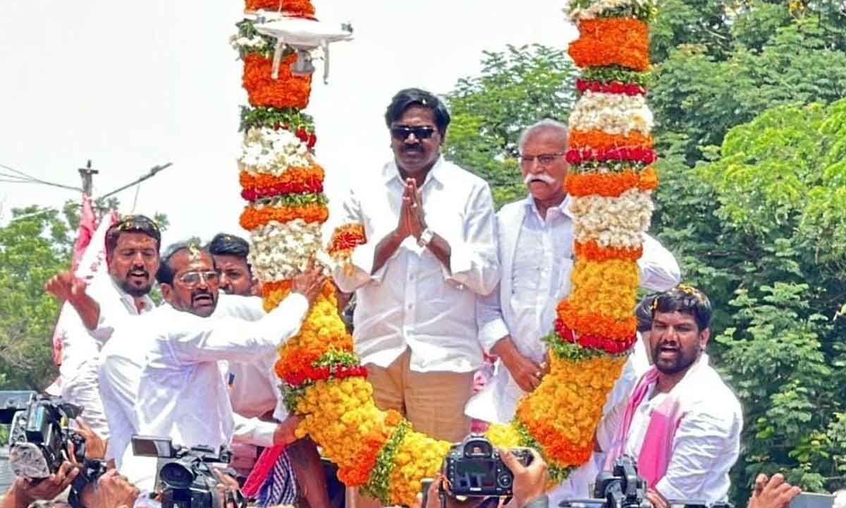 TSRTC merger with govt a historic move: Puvvada