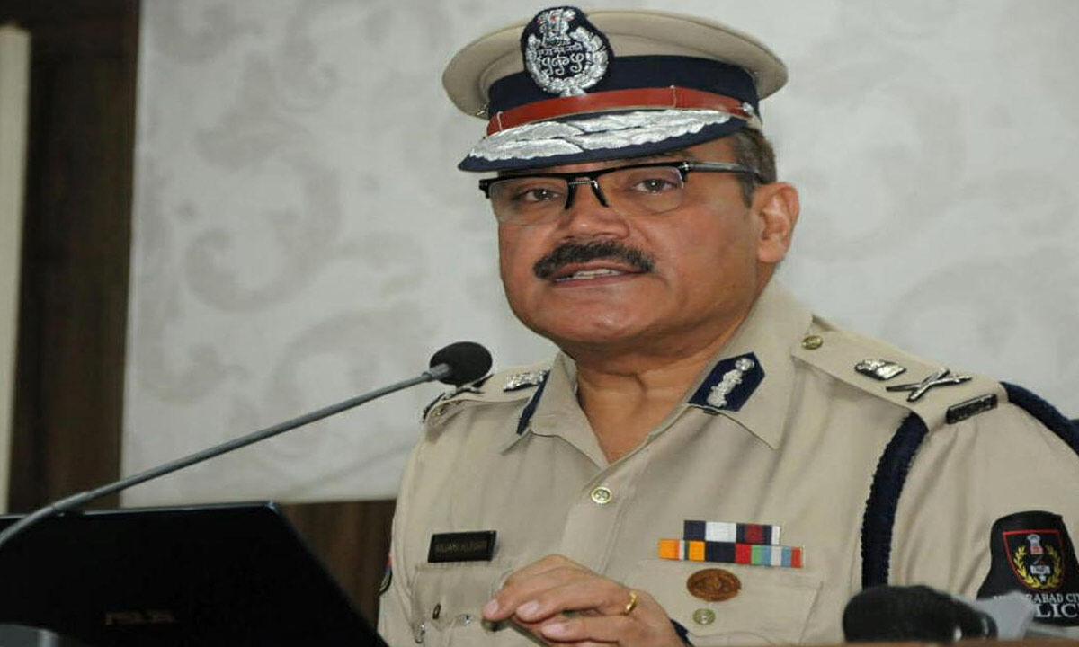 DGP attends valediction of orientation training for CID officers