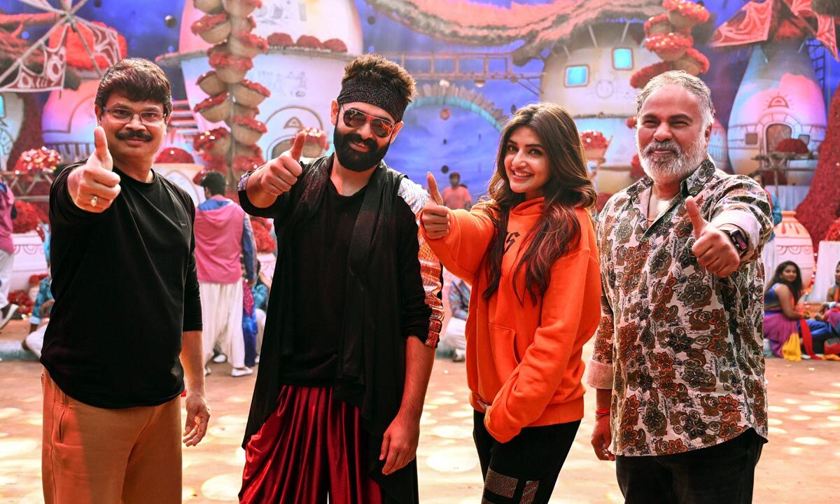 ‘Skanda’wraps up shooting; team to start promotions vigorously