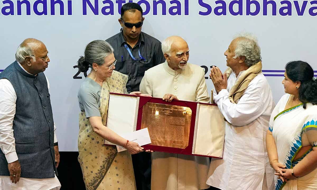 Mallikarjun Kharge rejigs CWC