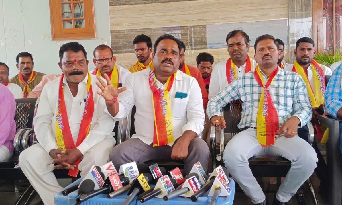 Mudiraj community accuses KCR of betrayal