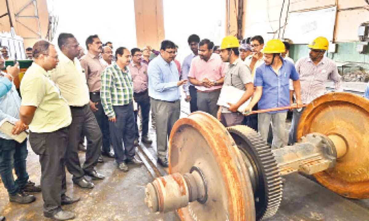 DRM inspects diesel loco shed