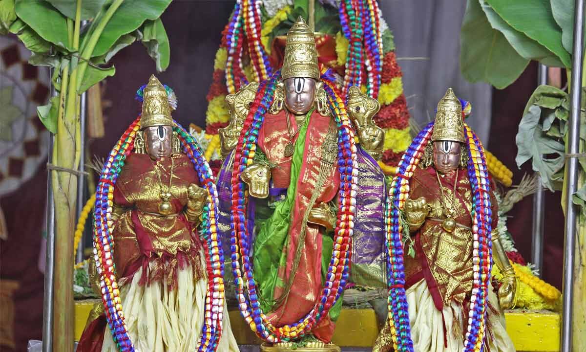 Tirumala: Deities adorned with sacred threads