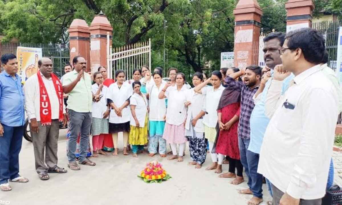 Karimnagar: Solve our issue, demand NHM employees