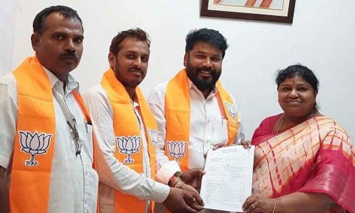 Namburi Ramalingeswara Rao applies for BJP ticket