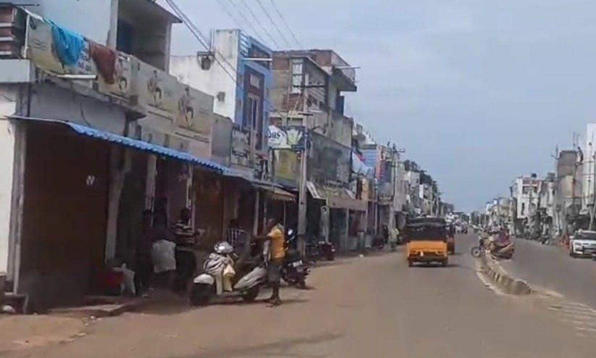 Bandh gets mixed response in Srikakulam