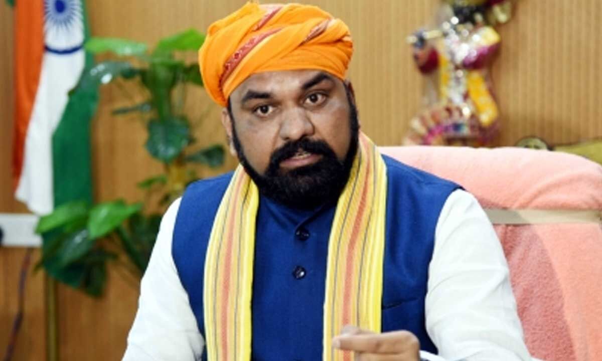 Bihar CM transfers Rs 1,100 crore to over 94 lakh pension beneficiaries ...